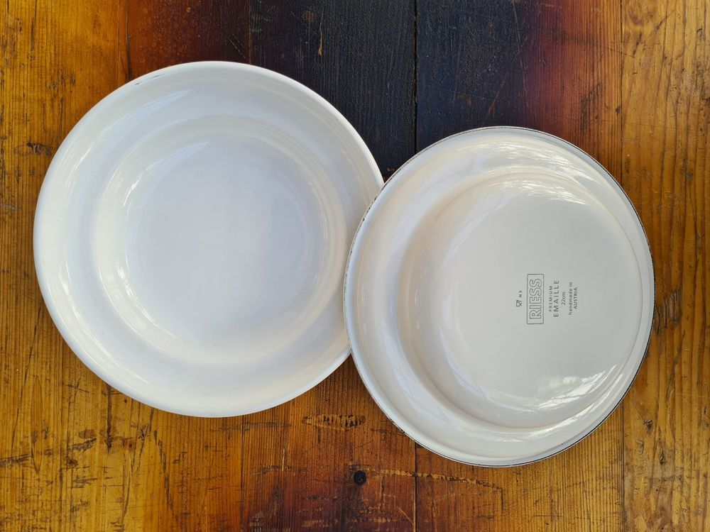 Riess Emaille-Teller weiss, Set 2-tlg. (Neu (gemäss Beschreibung)) in ...