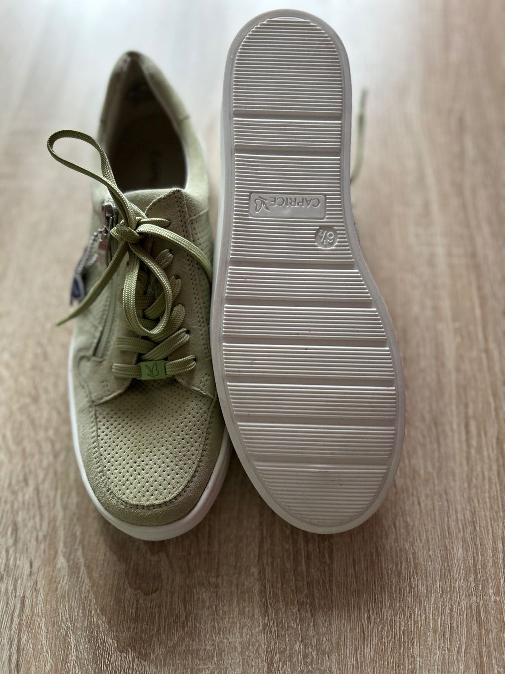 Sneaker von Caprice, mint, Grösse 6,5 (D'occasion) à Romanshorn pour ...