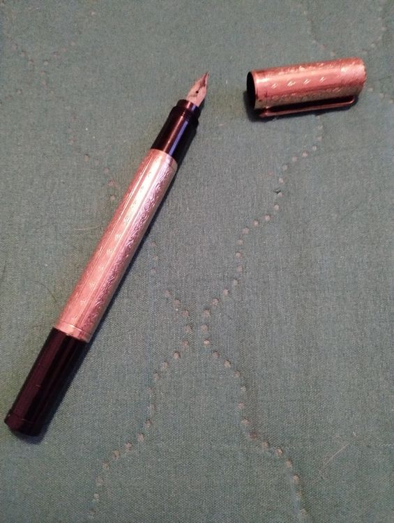 Plume avec bec rétractable (Gebraucht) in Nyon für CHF 20 – mit ...