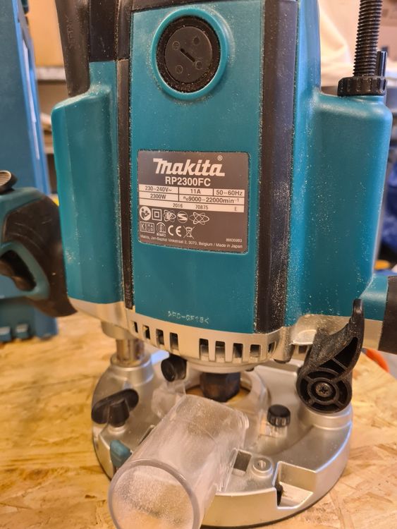 Makita Oberfräse RP2300FCXJ 2300W wenig gebraucht (Gebraucht) in ...