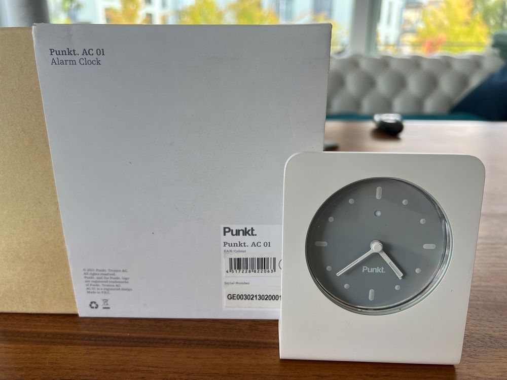 Punkt. Designer Uhr / Wecker m. Beleuchtung (Neu (gemäss Beschreibung ...