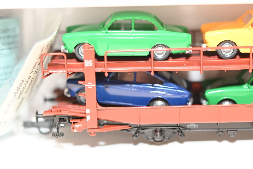 DB Autotransportwagen mit Autos Beladen Roco HO/DC mit OVP (Gebraucht ...