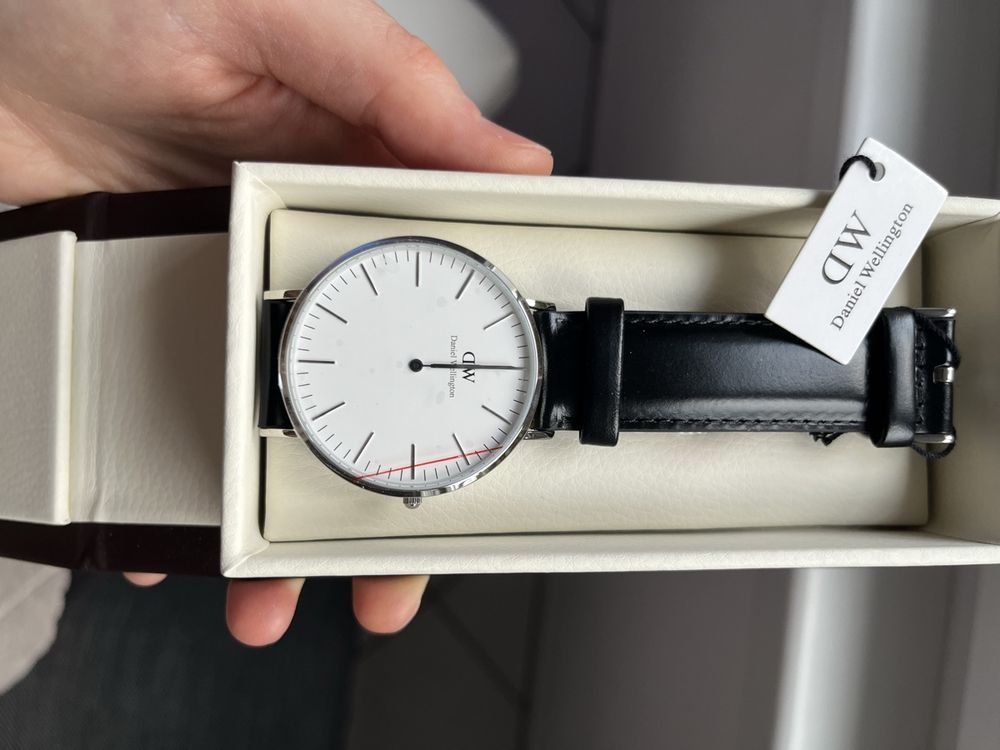 Daniel Wellington Uhr (Neu und originalverpackt) in uzwil für CHF 89 ...