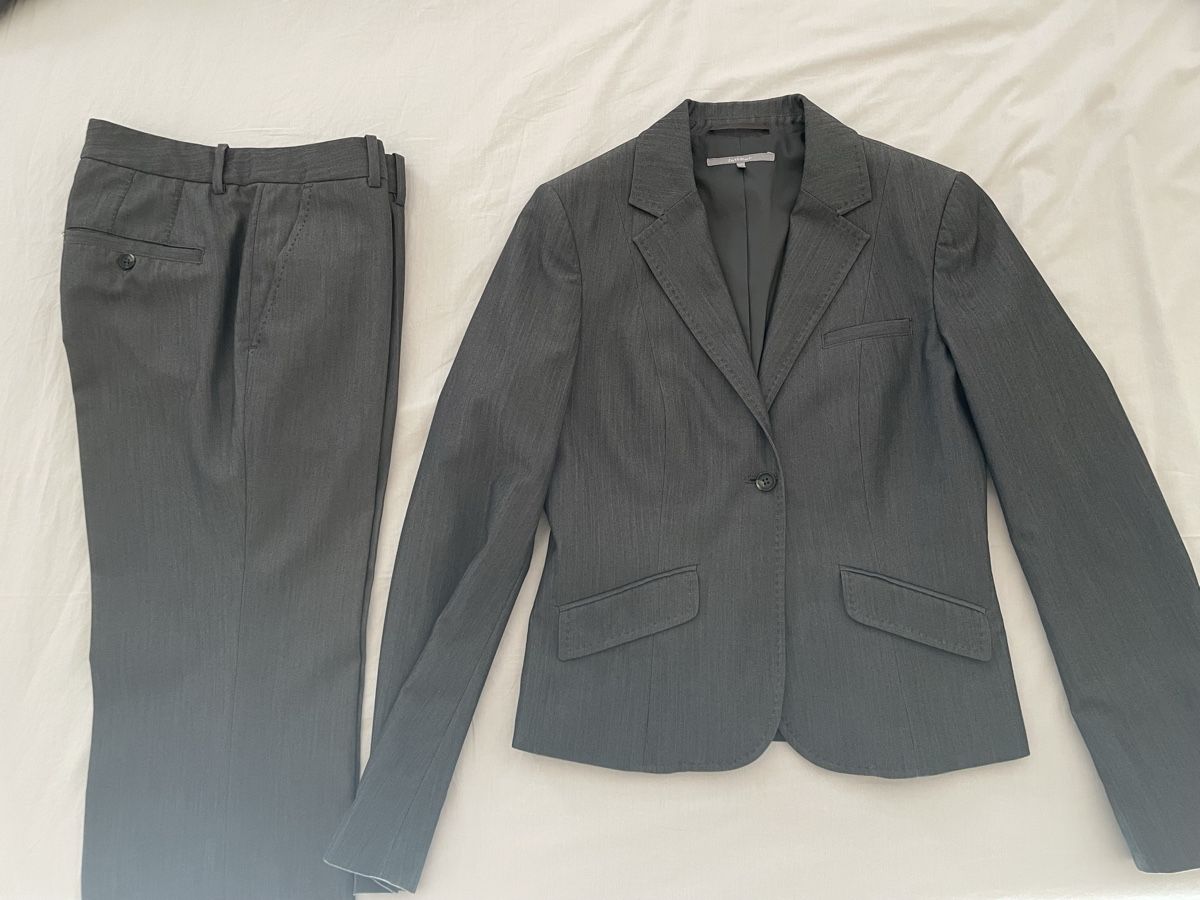Tailleur pantalon femme très bon état (D'occasion) à Chêne-Bougeries ...