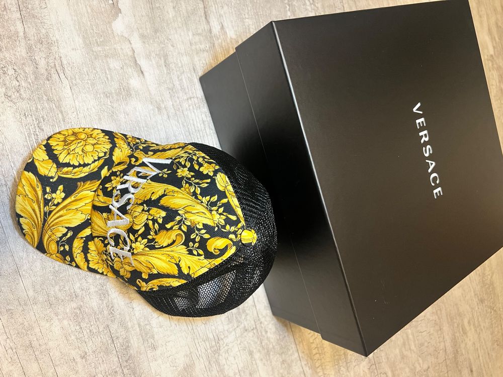 VERSACE Cap (Neu (gemäss Beschreibung)) in Romanshorn für CHF 190 – mit ...
