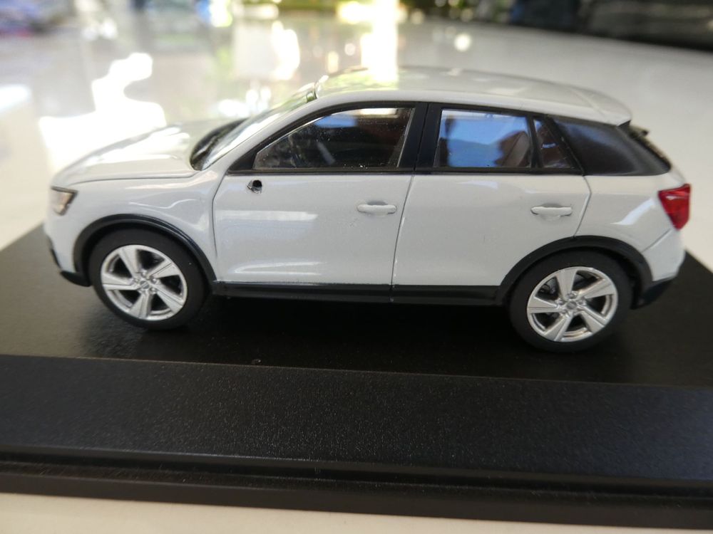 Audi Q2 weiss (Defekt) in Uznach für CHF 3 – mit Lieferung auf Ricardo ...