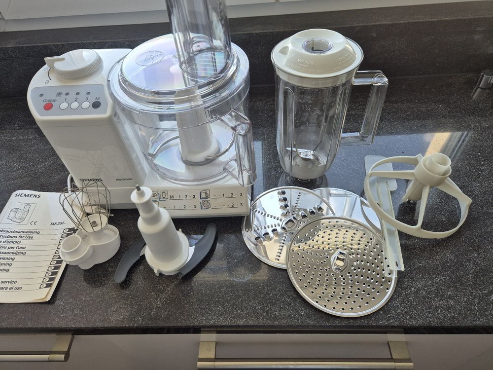 Mixer mit vielen Zutaten..Nie gebraucht (Gebraucht) in Uster für CHF 35 ...