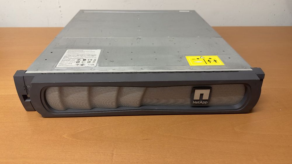 NetApp Shelf mit 24 x 600 GB SAS, 2 x IOM6, 2 x PS (Gebraucht) in ...