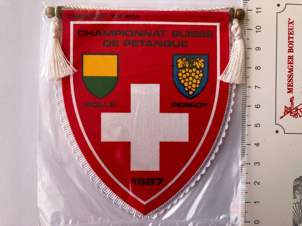 Vintage Fanion/Wimpel CHAMPIONNAT SUISSE DE PETANQUE 1987 (Neu und originalverpackt) in Gland ...