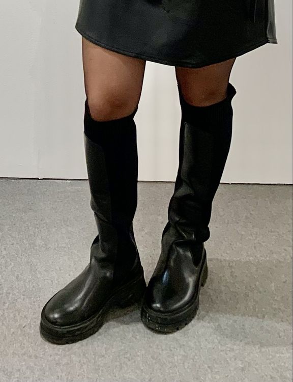BOSS boots black (Gebraucht) in Oberwil b. Zug für CHF 60 – mit ...
