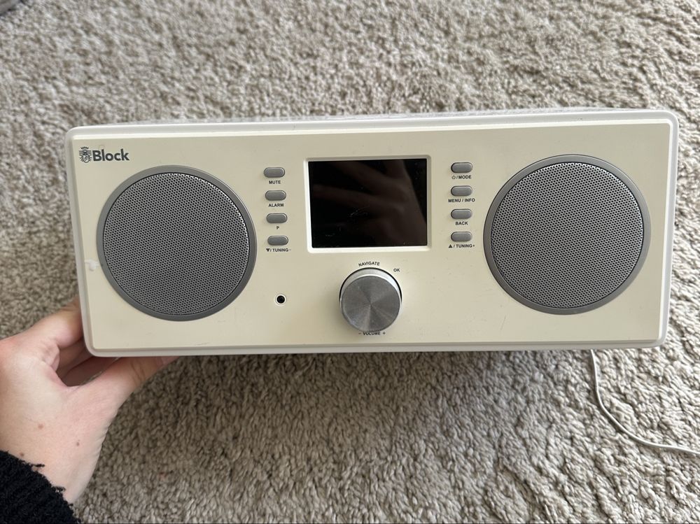 Block Radio (Gebraucht) in Küsnacht ZH für CHF 25 – mit Lieferung auf ...