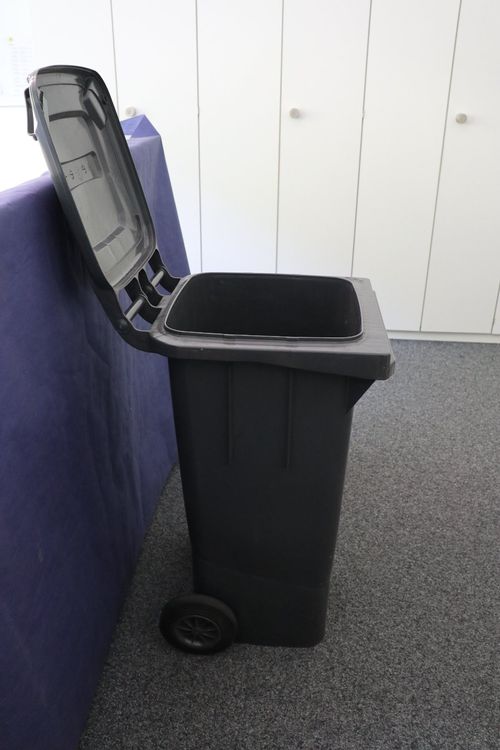 Mülltonne, fahrbar, ca. 90 cm hoch | Kaufen auf Ricardo