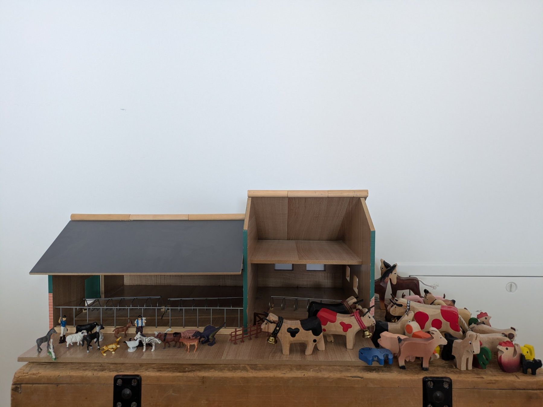 Bauernhof aus Holz mit vielen Tieren (Gebraucht) in Davos Glaris für ...