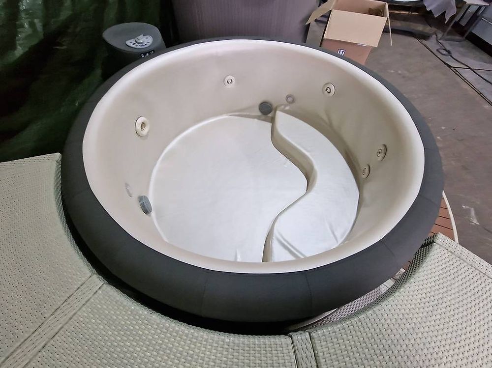 Softub Poseidon Stone Tweet - Ausstellungsmodell (Neu (gemäss ...