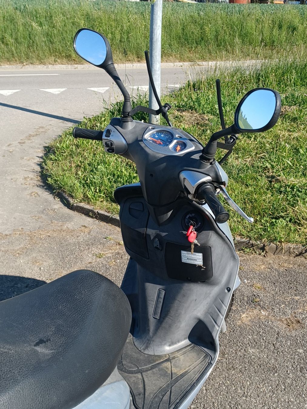 Yamaha XC 125 Cygnus X Roller Scooter mit Topcase ab 1Fr.- (Defekt) in Schleitheim für CHF 153 ...