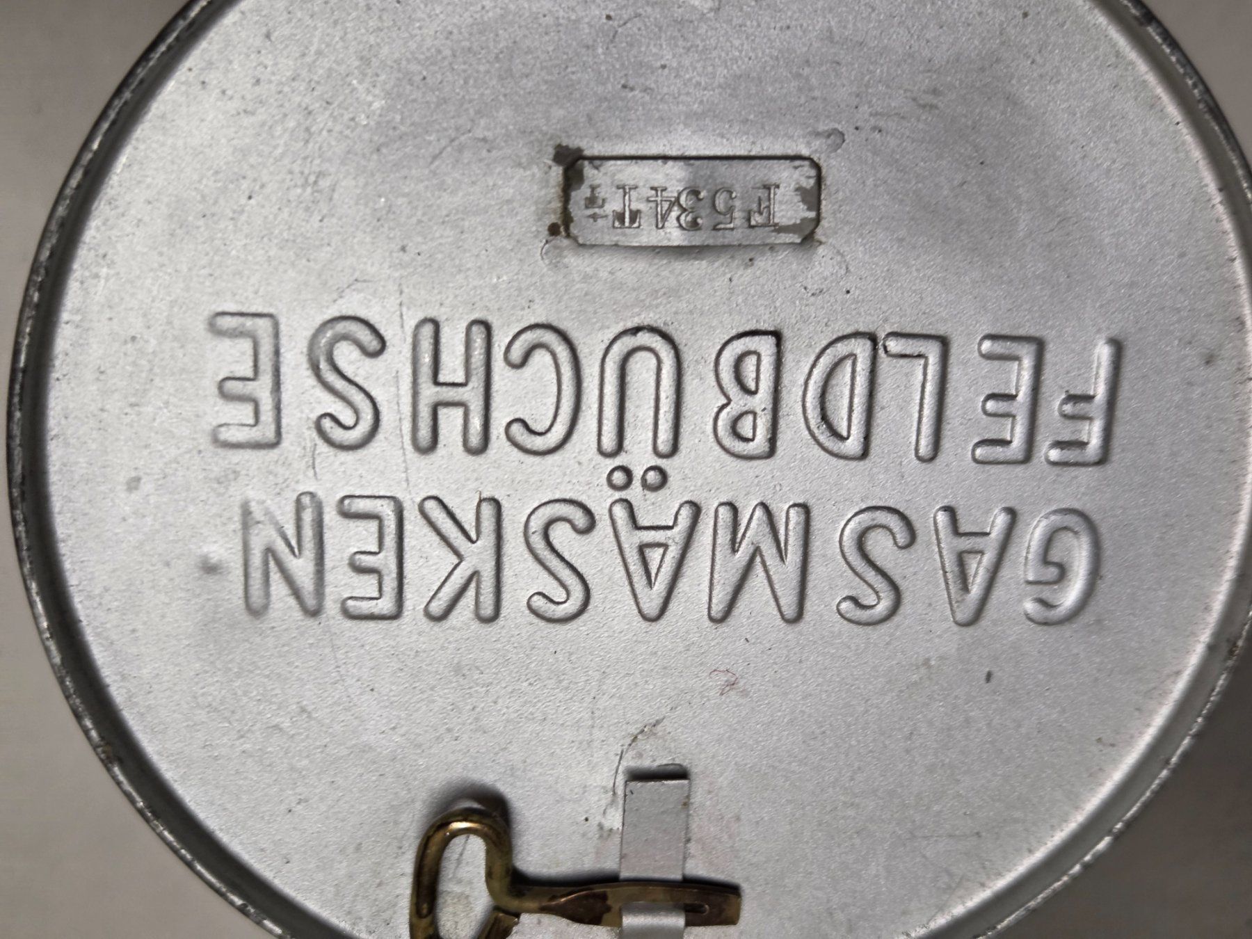 Container Gazmasken Feldbüchse, masque à gaz armée suisse (Neu und ...