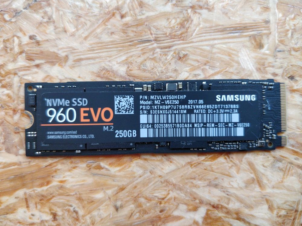 Samsung 960 EVO 250GB M.2 NVMe SSD (Gebraucht) in Pfaffnau für CHF 20 ...