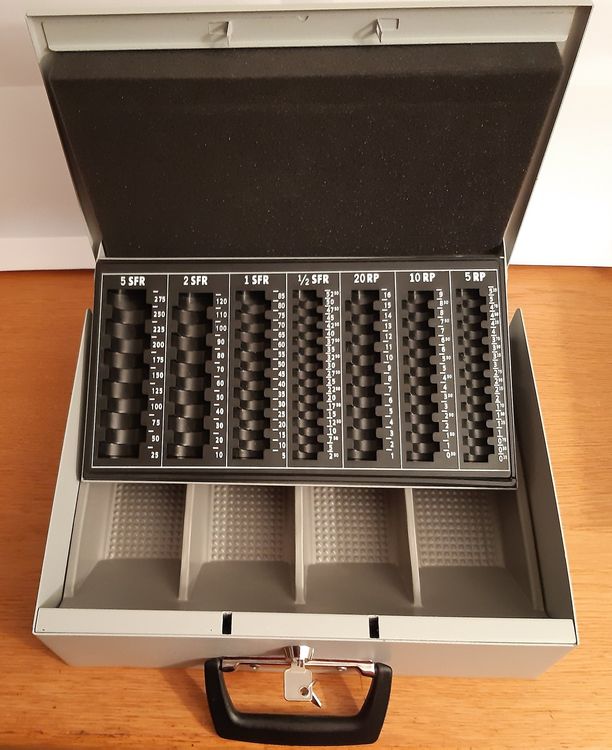 GELDKASETTE MIT MÜNZFACH (Gebraucht) in Aesch BL für CHF 58 – mit Lieferung auf Ricardo kaufen