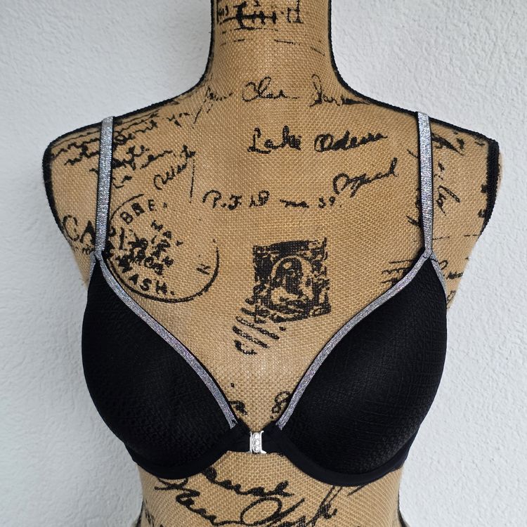 Schwarzer BH, Grösse 80C, mit silbernen Details, Neu (Neu (gemäss ...