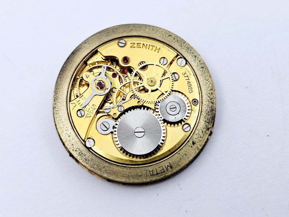Zenith Kal. 106 P-50 6 Handaufzug Uhrwerk mit Zifferblatt (Gebraucht) in Bassersdorf für CHF 100 ...