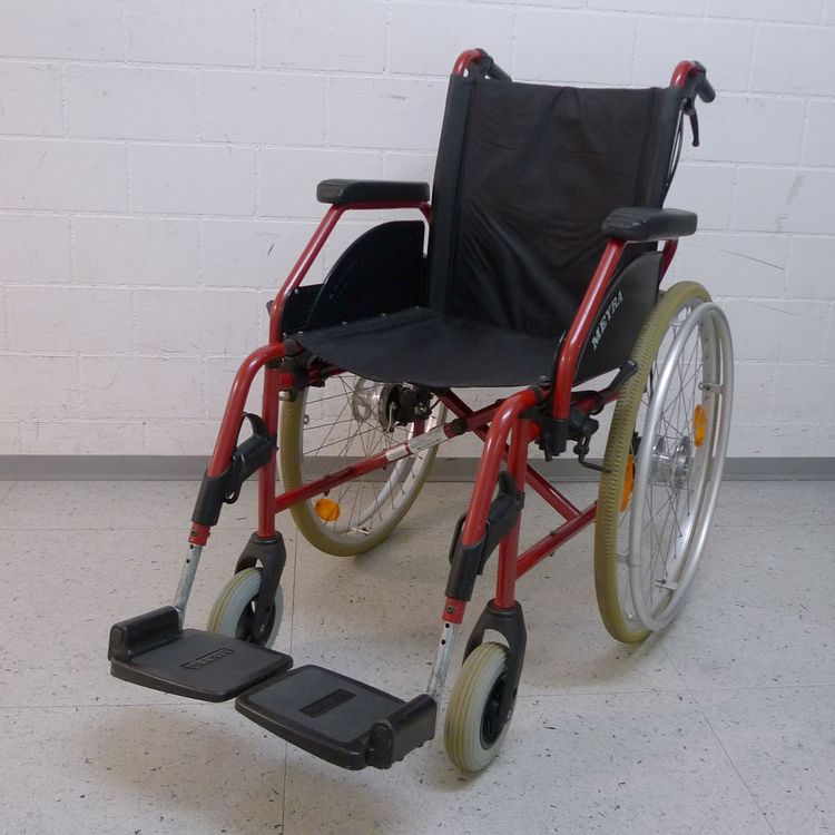 Rollstuhl Meyra, SB 43 cm, TB,nur CHF199 (Gebraucht) in Lengnau für CHF 189 – mit Lieferung auf ...