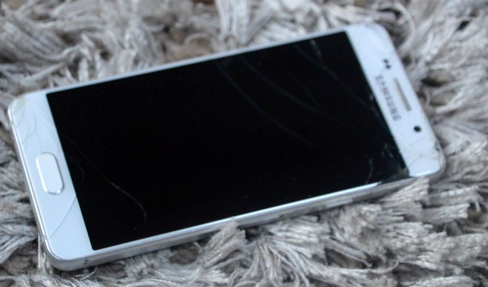 Samsung Galaxy A3 SM-A310F (Defekt) in Collonges für CHF 13 – mit Lieferung auf Ricardo kaufen