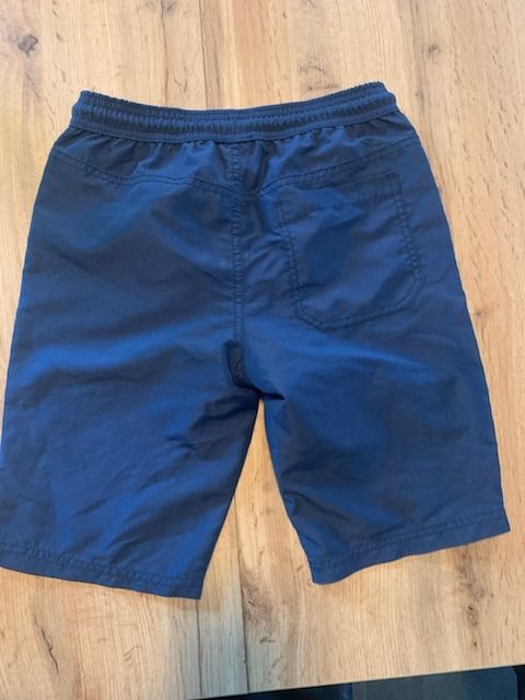 C&A Shorts Gr. 140 (Gebraucht) in Windlach für CHF 4 – mit Lieferung ...