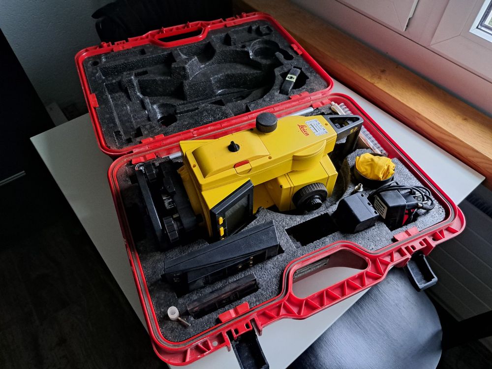 Leica Builder r100 Tachymeter (Gebraucht) in tamins für CHF 550 – nur ...