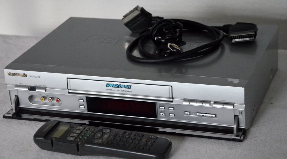 Videorecorder VHS Panasonic NV-FJ732 magnétoscope (Gebraucht) in ...