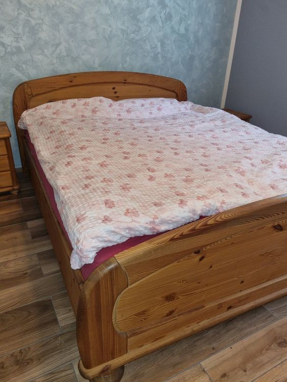 Doppelbett mit 2 Nachttische Massivholz & Rost (Gebraucht) in für CHF ...
