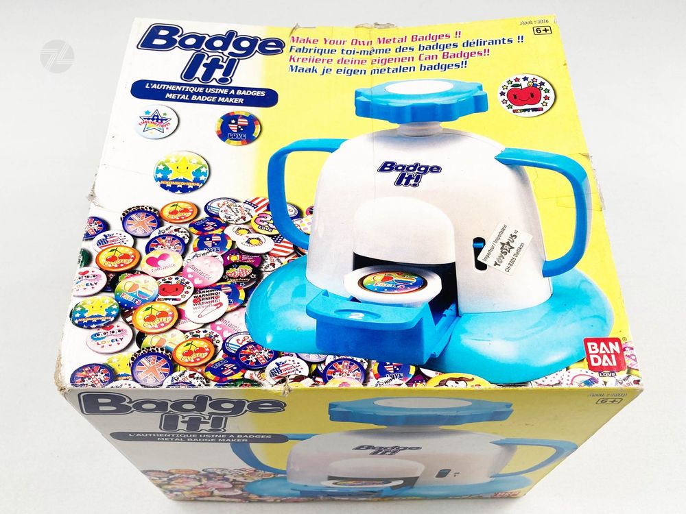 Badge It Bandai Pin Broschen Buttons Apparat + Refill Packs (Gebraucht ...