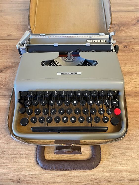 Top Zustand: Olivetti Lettera 22 mit schöner Hülle | Kaufen auf Ricardo
