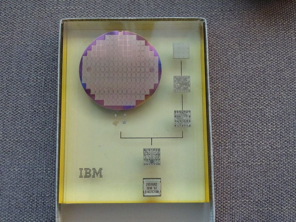 IBM Wafer in Plexiglas | Kaufen auf Ricardo