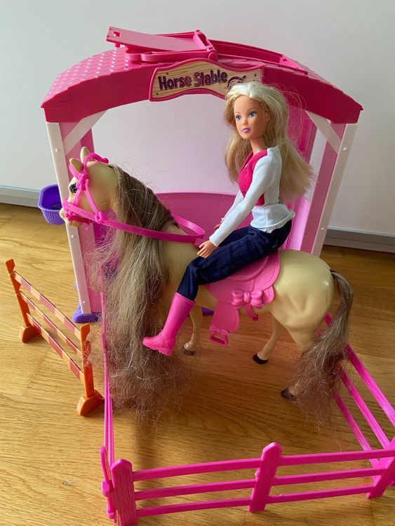 Barbie Pferdestall mit Pferd u. Reiterin | Kaufen auf Ricardo