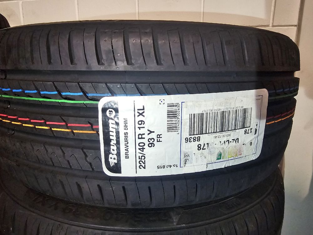 225/40r19 4x barum pneu ete (Neuf avec emballage d'origine) à La chaux ...