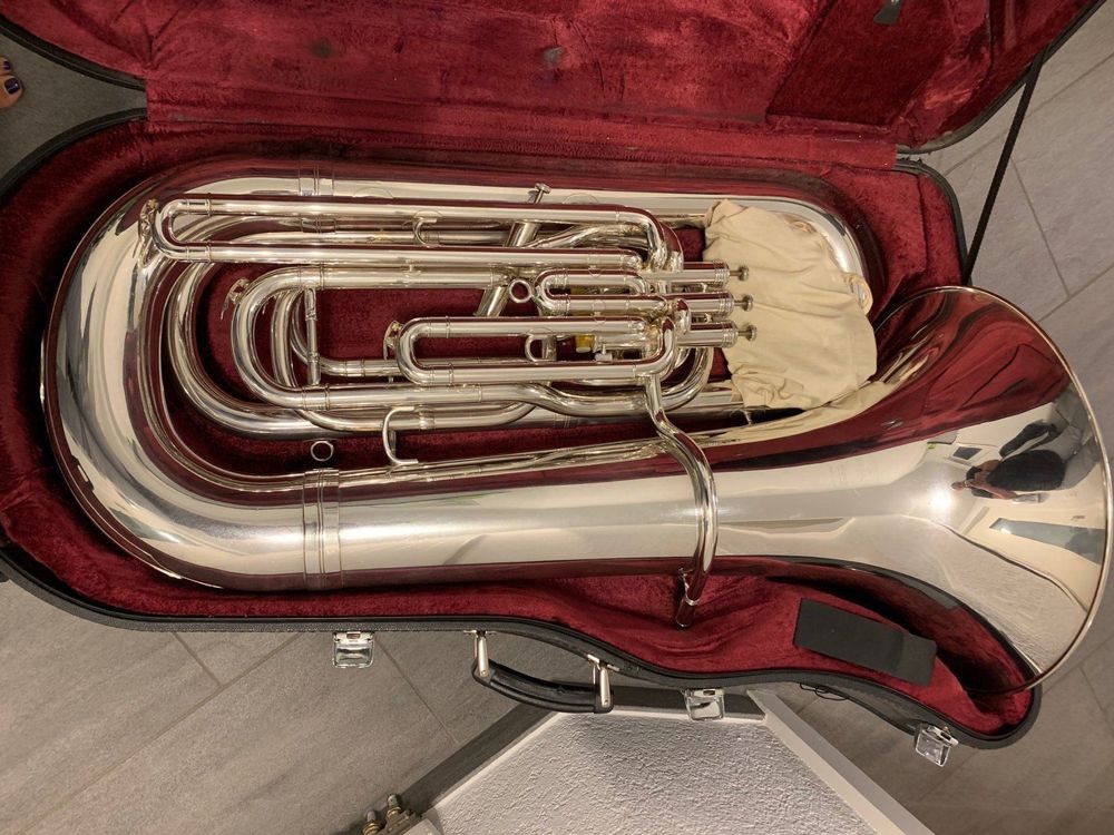 B-Tuba der Marke Besson | Kaufen auf Ricardo