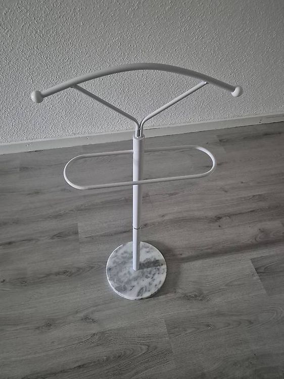 Valet porte-habit (Gebraucht) in Genève für CHF 15 – nur Abholung auf ...