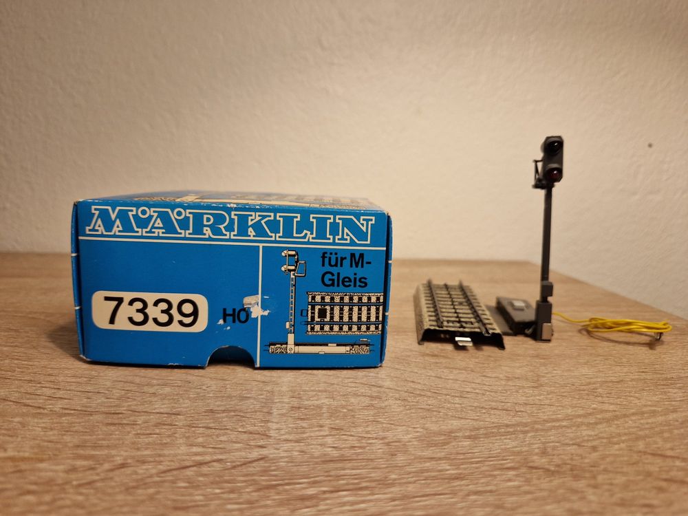 Märklin 7339 Licht Hauptsignal M H0 (Gebraucht) in St-Aubin-Sauges für ...