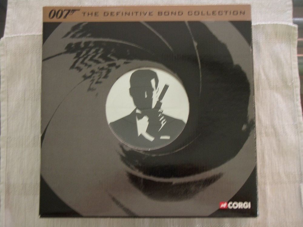 James Bond Set (Neu und originalverpackt) in Dänikon ZH für CHF 50 ...