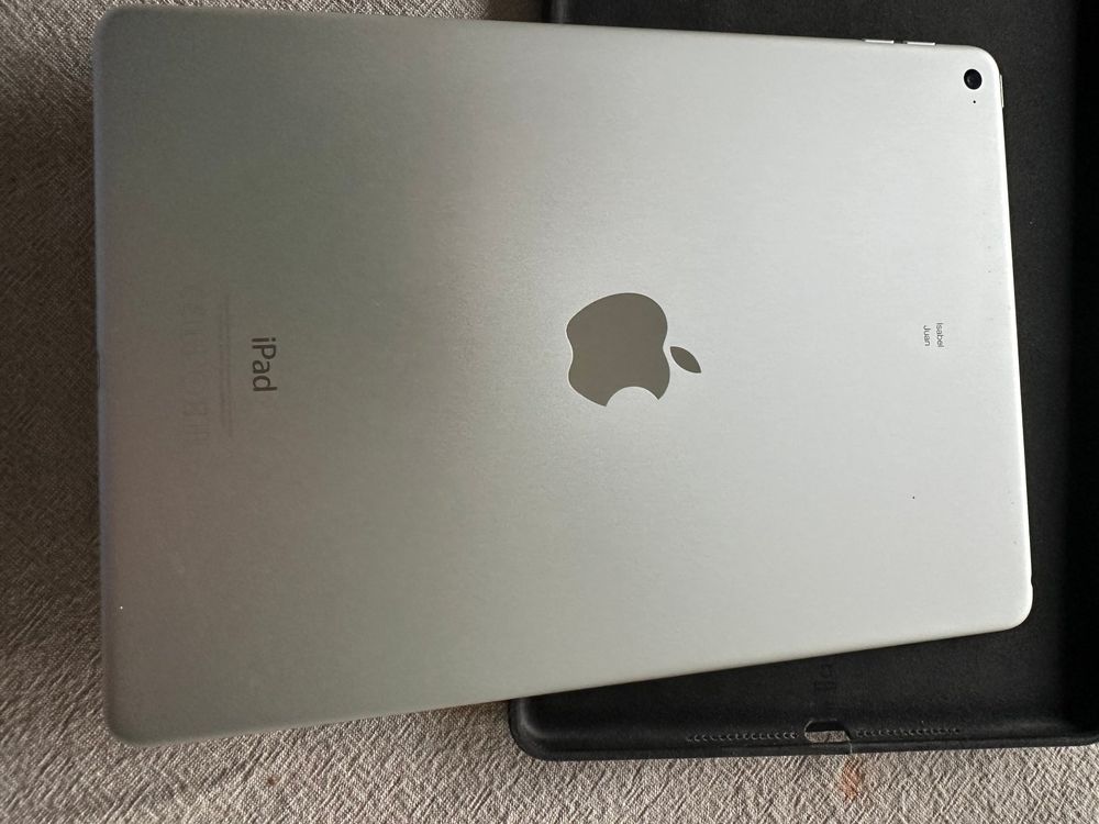 ipad air 2 (Gebraucht) in Mies für CHF 52 – mit Lieferung auf Ricardo kaufen