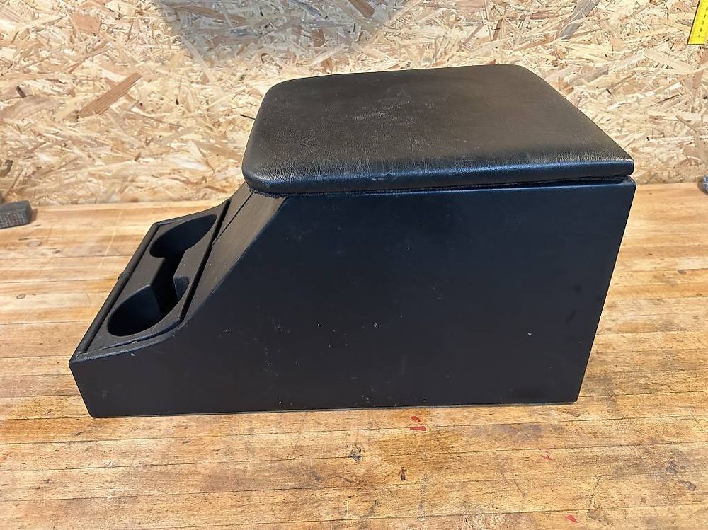 Defender Land Rover cubby Box (Gebraucht) in Vufflens-la-Ville für CHF ...