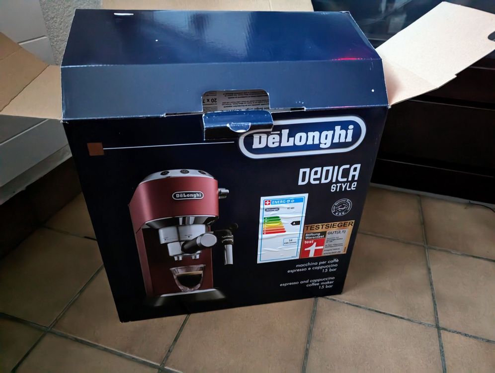 De Longhi EC685.R Dedica red (Neu und originalverpackt) in Zürich für ...