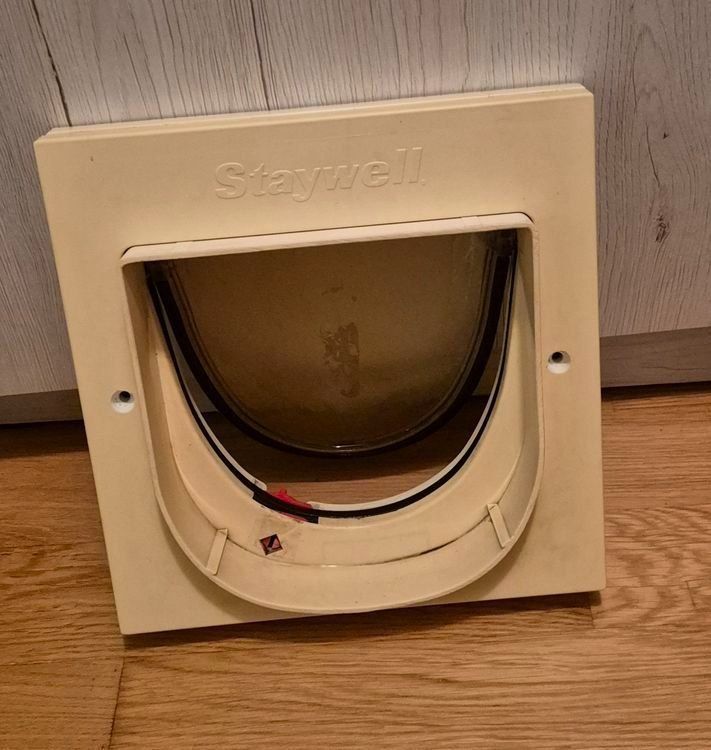 KatzenTür, Kunststoffklappe für Katzen (Gebraucht) in Liebefeld für CHF ...