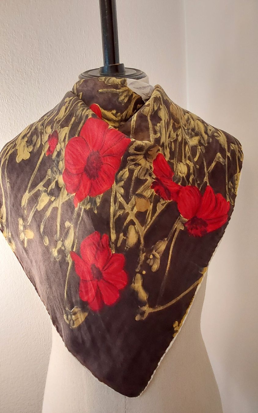 Foulard Seide quadratisch (Gebraucht) in Köniz für CHF 13 – mit ...