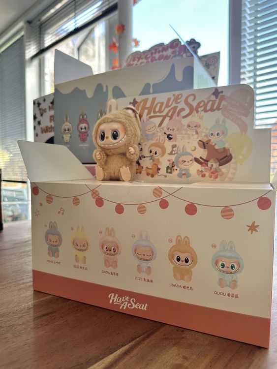 Pop Mart Labubu Have a seat (Neu und originalverpackt) in Balsthal für CHF 50 – mit Lieferung ...