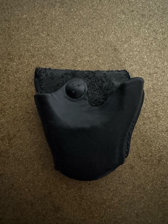 Lederholster für Handschellen (Gebraucht) in Matzingen für CHF 1 – mit ...