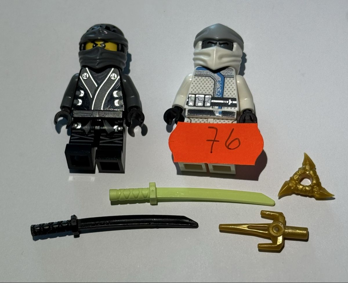 2 Stück LEGO Ninjago Minifiguren -Cole und Zane (Gebraucht) in ...