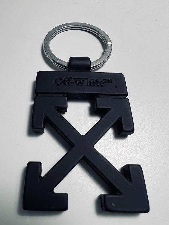OFF-WHITE keychain (Gebraucht) in Lausanne für CHF 75 – mit Lieferung ...