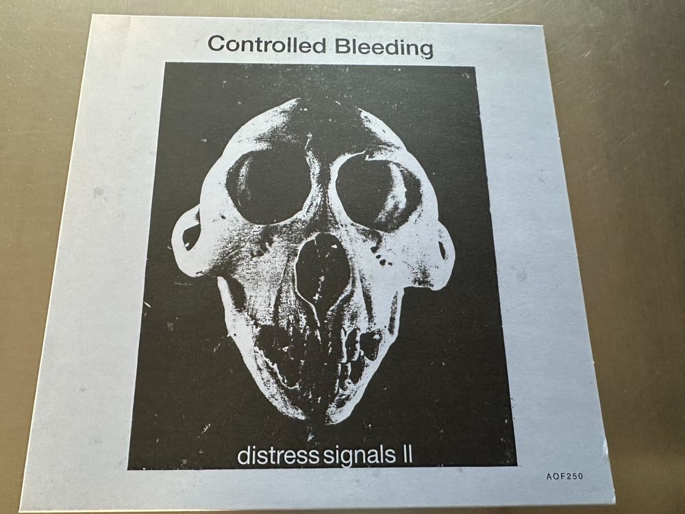 CONTROLLED BLEEDING LP DISTRESS SIGNALS II - INDUSTRIAL (Neuf (Voir ...