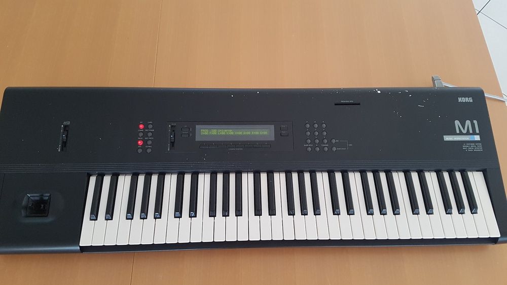 Korg M1 Music Workstation Keyboard Synthesizer Kultgerät | Kaufen auf ...
